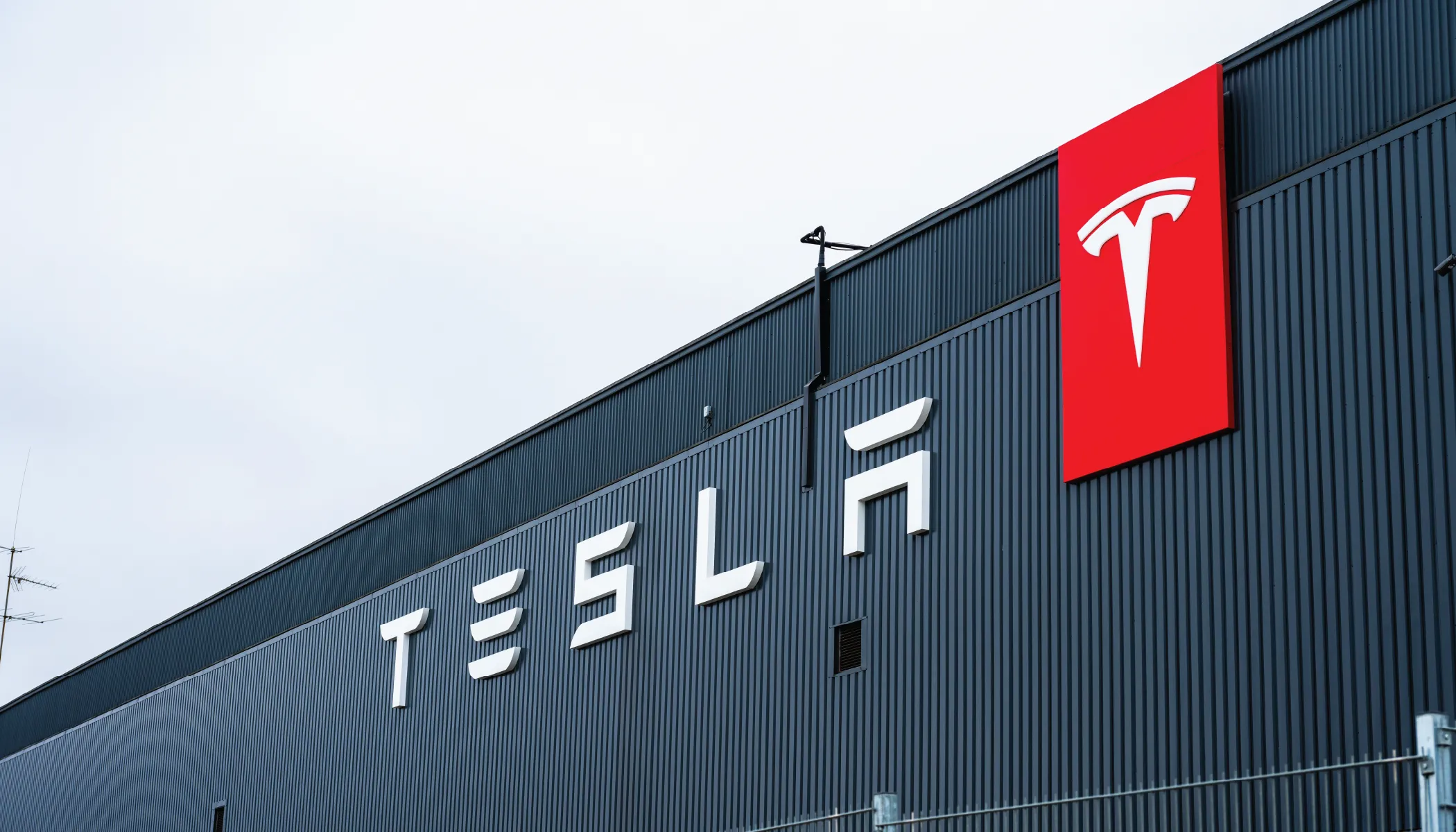 Tesla to Have Humanoid Robots by Next Year